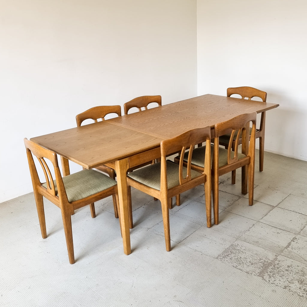 § 70s Dining Table and Chairs – Oddhaus Vintage